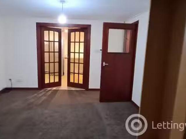 Property to rent in 25 North Esk Road