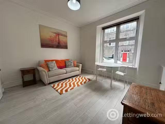 Property to rent in 28 Wallfield Place GFL
