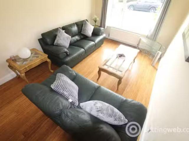 Property to rent in 20 Larch Road