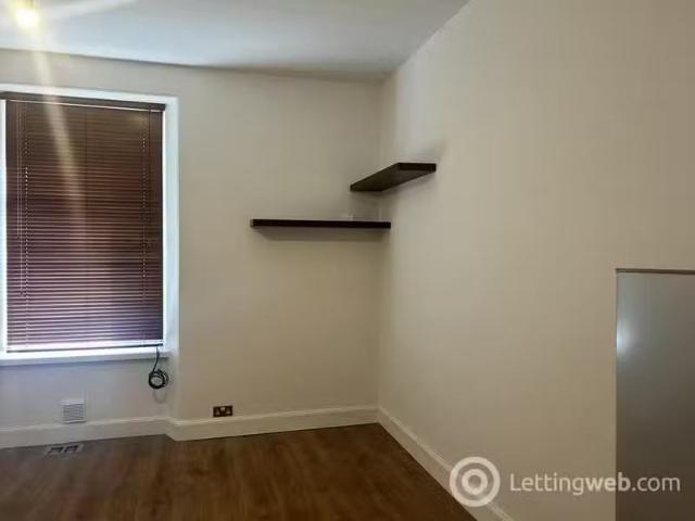 Property to rent in 21 Summerfield Terrace, Aberdeen, AB24 5JB