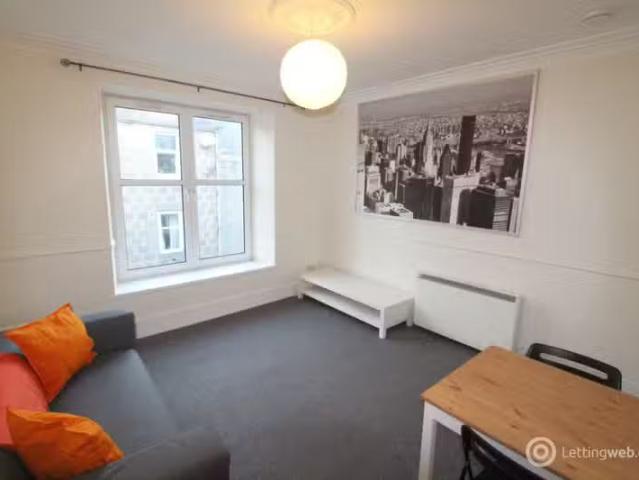 Property to rent in 21E Baker Street, Aberdeen