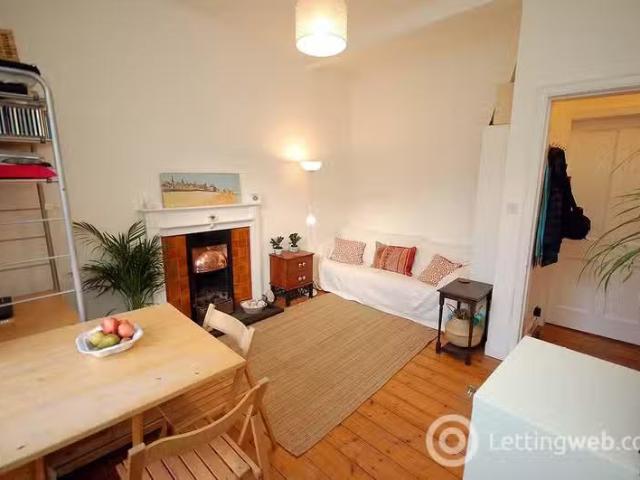 Property to rent in 22 St Stephen Place