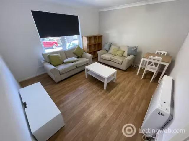 Property to rent in 2 Rosebery Street