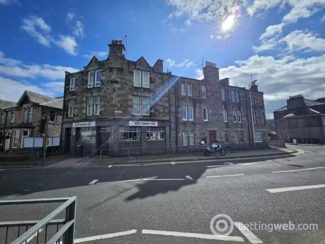 Property to rent in 2/L 2 Crieff Road, PH1 5RT