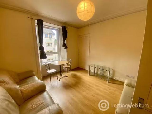 Property to rent in 35 Rosefield Street off Blackness Road.