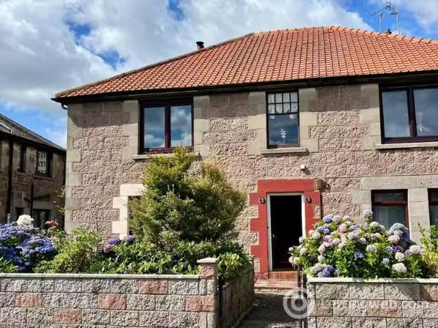 Property to rent in 35 School Drive