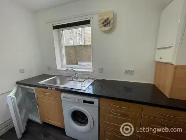Property to rent in 35A St Clair Street, Aberdeen, AB24 5AL