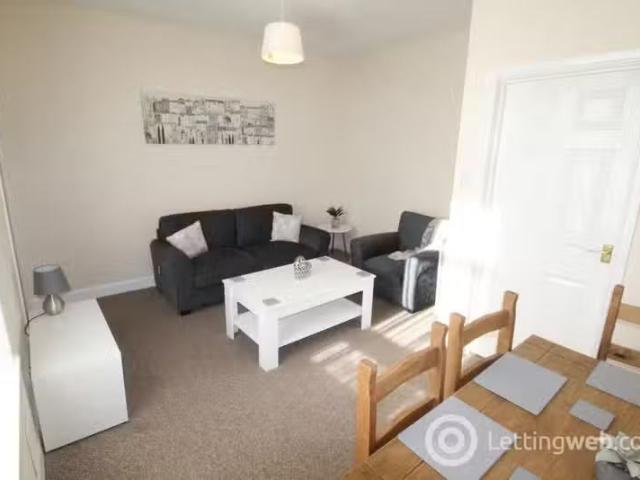 Property to rent in 35B Powis Place