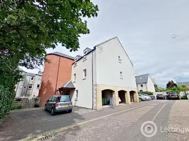 Property to rent in 3 Campie House, Campie Lane, Musselburgh.