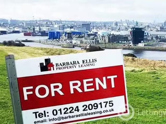 Property to rent in 3 The Orchard