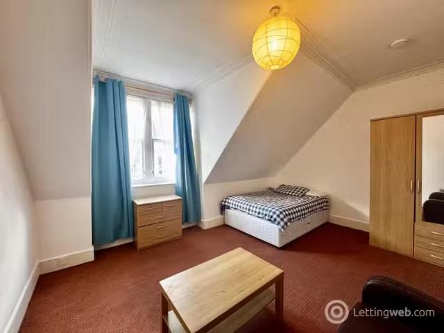 Property to rent in 48 Chapel Street, Aberdeen, AB10 1SN