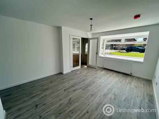 Property to rent in 48 Sherry Avenue, Holytown, Motherwell, ML.