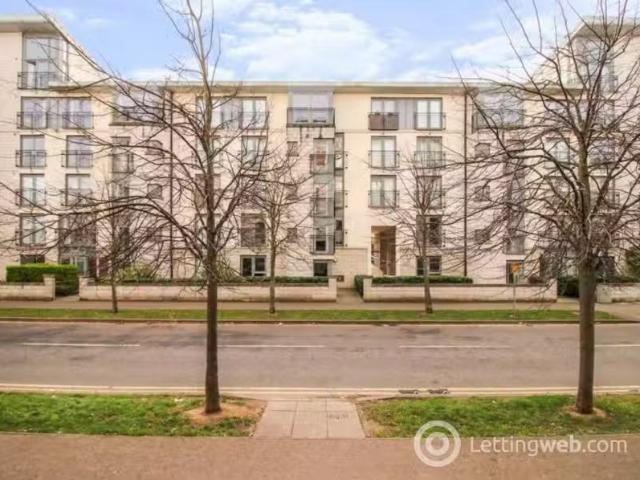 Property to rent in 43, Waterfront Park, Edinburgh, EH5 1EZ