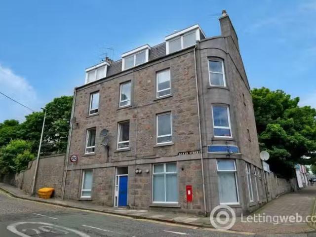 Property to rent in 4F Baker Street, Aberdeen, AB25 1XH