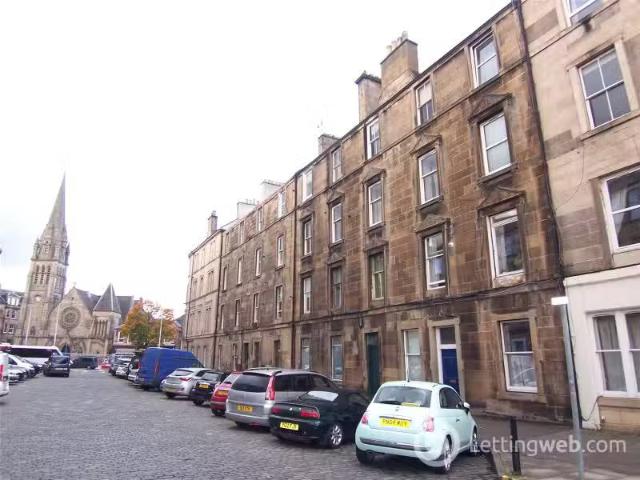 Property to rent in 5 2F1 Iona Street, Edinburgh, EH6