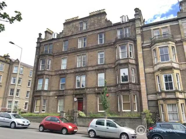 Property to rent in 5 Blackness Avenue