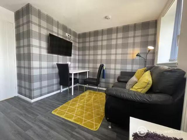 Property to rent in 64 Gairn Road