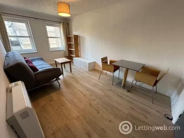 Property to rent in 66 Nelson Court