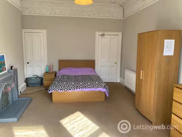 Property to rent in 61 2f1 Arden Street
