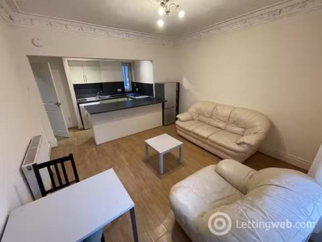 Property to rent in 8 Nicoll Street