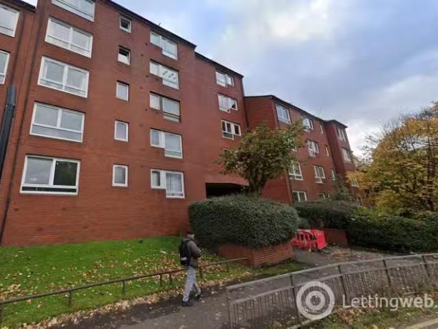 Property to rent in 98 Buccleuch Street, G3