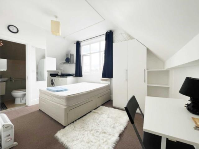 Property To Rent Uxbridge Road, Shepherds Bush W12 0NP Amber & Co ID 812