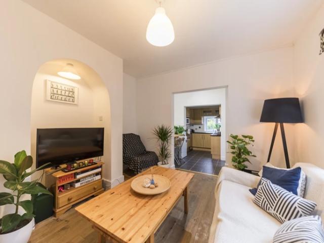 property to rent walm lane, willesden green, nw2 | 2 bedroom apartment through abacus estates