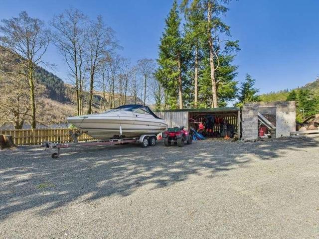 5 bed property for sale