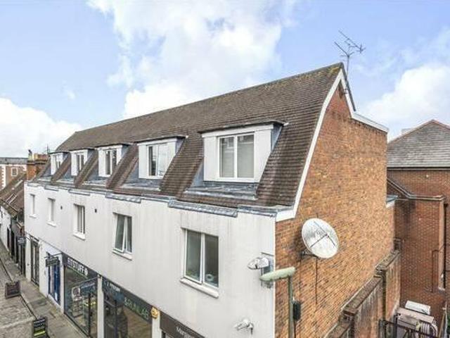 Property for sale in Guildford Surrey GU1