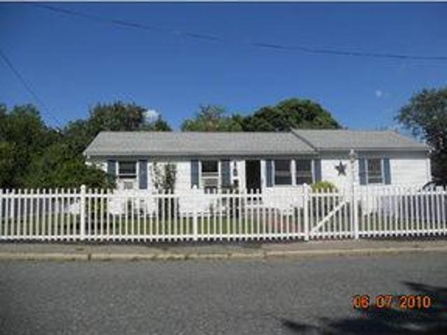 Property for sale in Rockland, MA for $179900