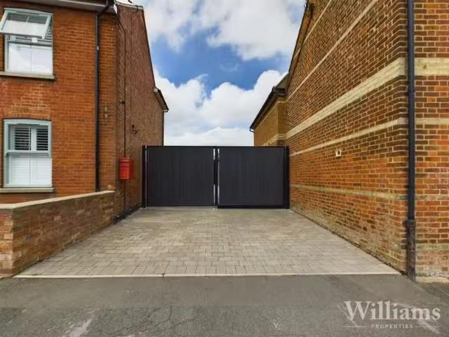 Property for rent in Temple Street, Quainton Road, HP18