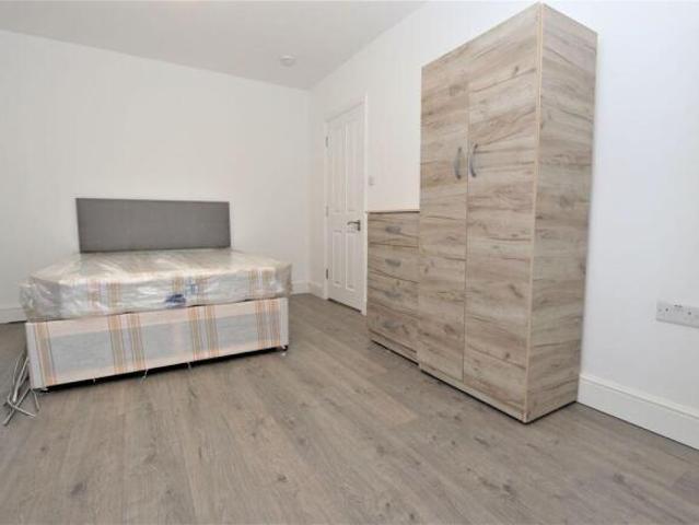 Property for rent in Ballards Lane, London N3