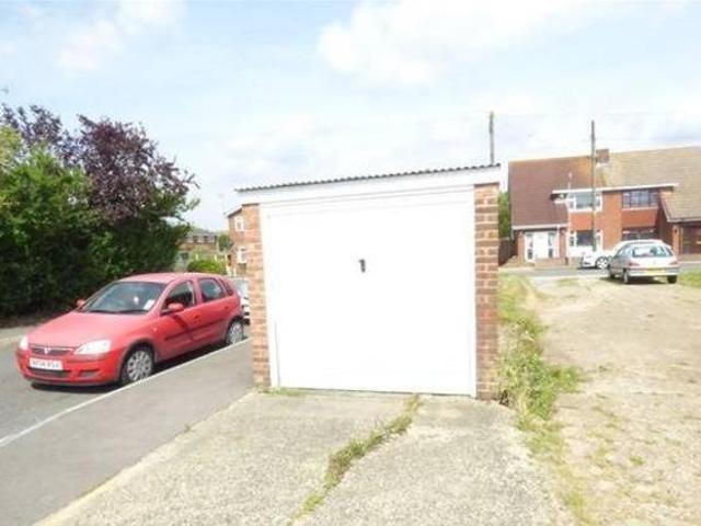 Property for rent in Lyndene Benfleet Benfleet SS7