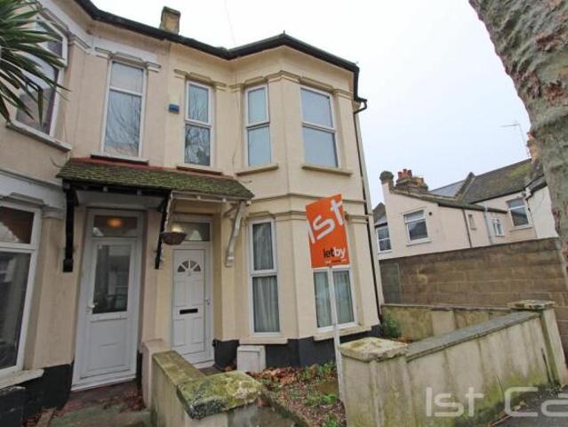 Property for rent in Room 3, 2 St Anns RoadSouthend On SeaEssex, SS2