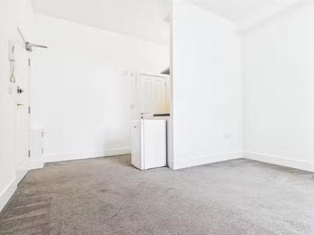 Property for rent in Rowlands Road, Worthing, West Susinteract.