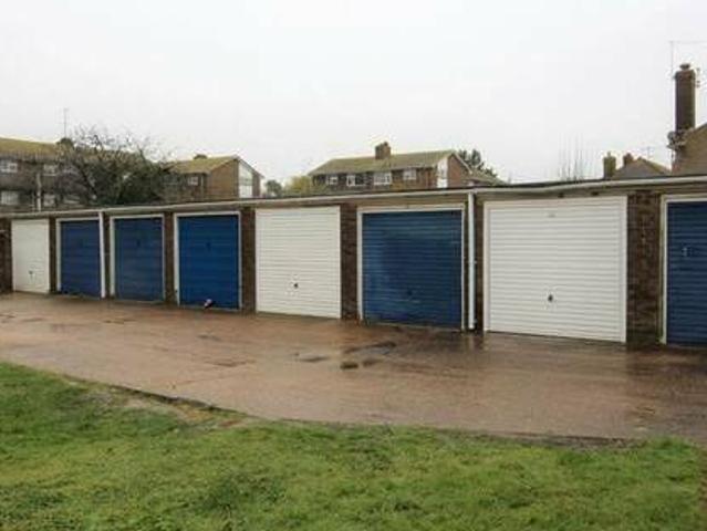 Property for rent in St Roberts Lodge Lancing BN15
