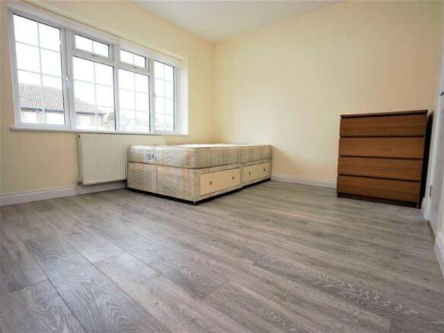 Property for rent in Summers Lane, Finchley N12