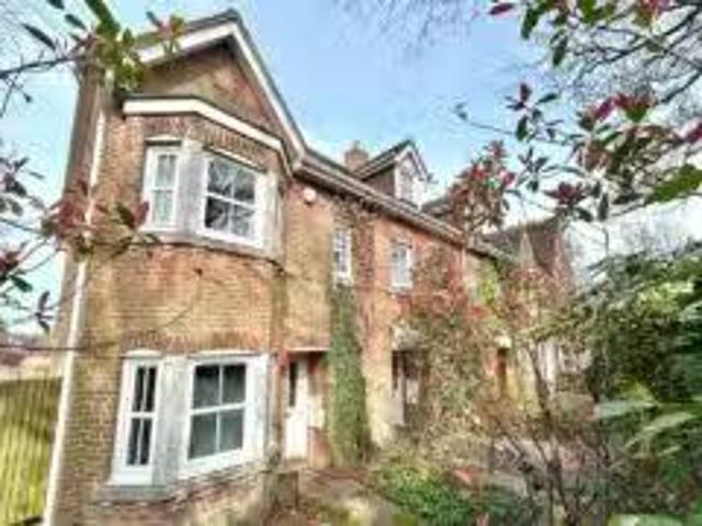 Property & Houses For Sale: Campbell Fields, Aldershot, Hampsh.
