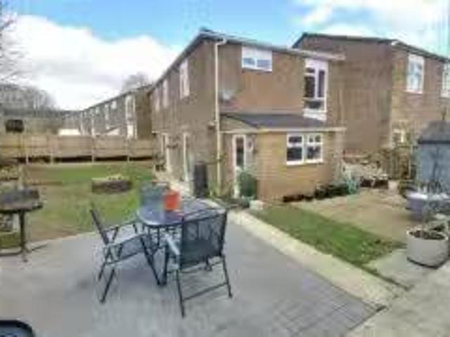 Property & Houses For Sale: Gershwin Road, Basingstoke, Hampsh.