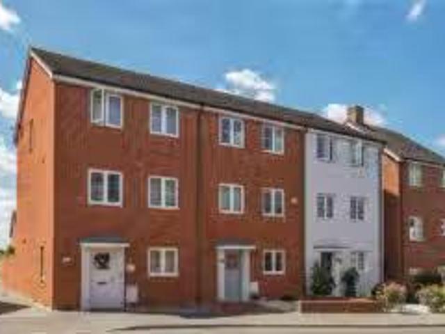 Property & Houses For Sale: Jubilee Drive, Church Crookham, Fl.