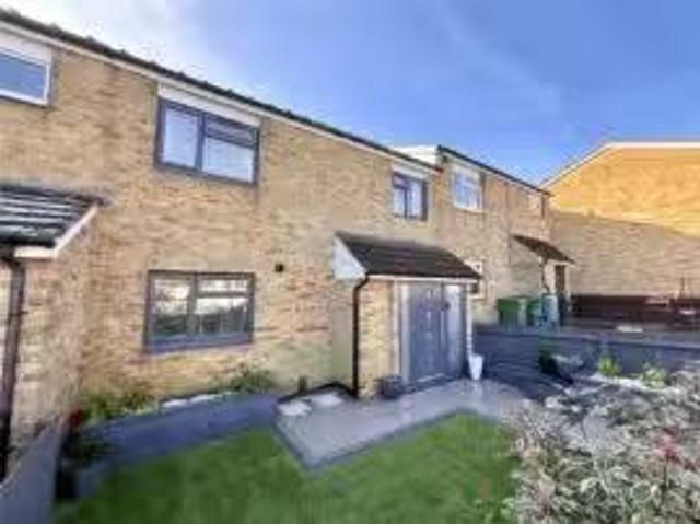 Property & Houses For Sale: Sibelius Close, Basingstoke, Hamps.