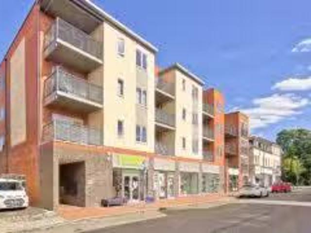 Property & Houses to Rent: Thameswey House, 12 Camp Road