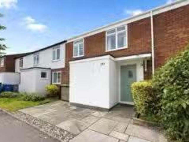 Property & Houses to Rent: Ullswater, Bracknell, Berkshire