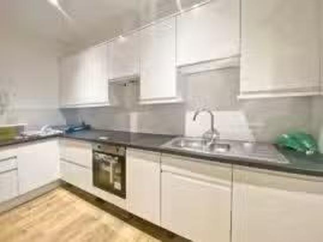 Property & Houses to Rent: Victoria Road, Aldershot, Hampshire