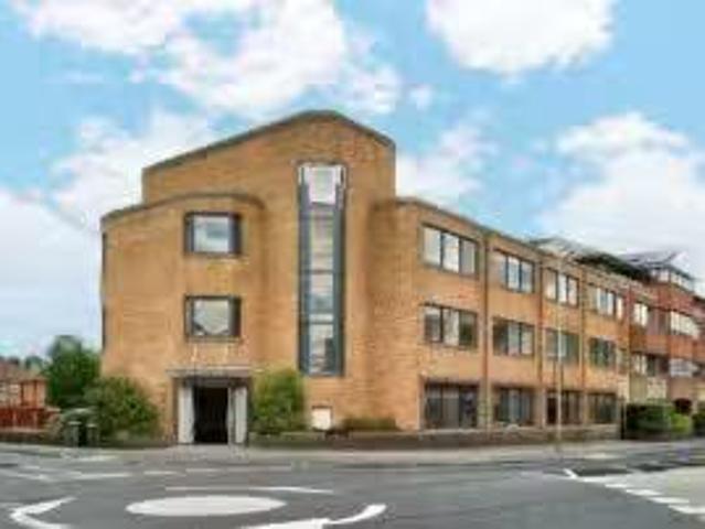 Property & Houses to Rent: Victoria Road, Farnborough, Hampshire