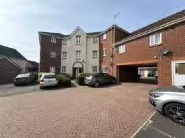 Property & Houses to Rent: Woodland Walk, Aldershot, Hampshire