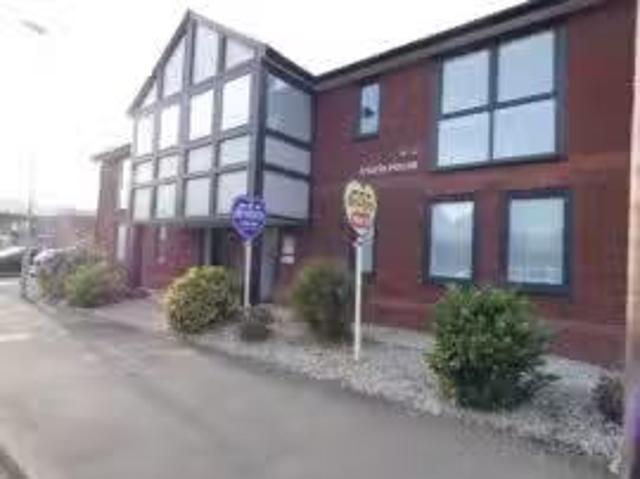 Property & Houses to Rent: Albert Street, Fleet, Hampshire