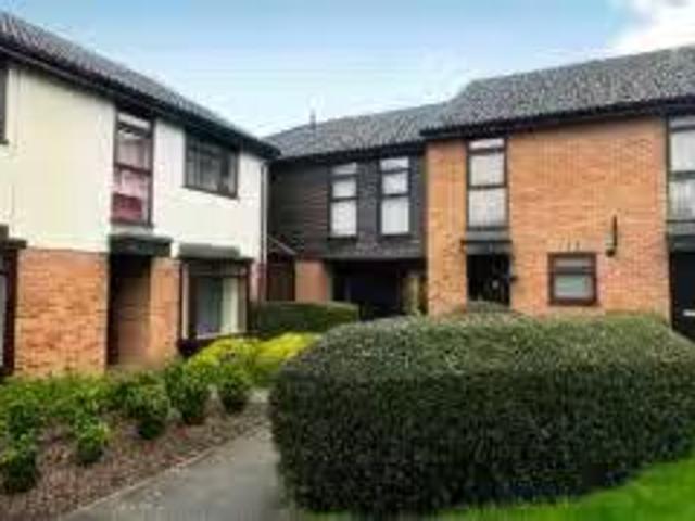Property & Houses to Rent: Avondale, Ash Vale