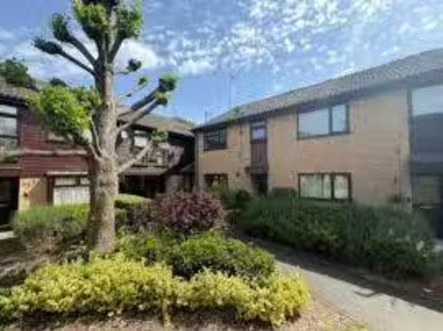 Property & Houses to Rent: Avondale, Ash Vale, Aldershot