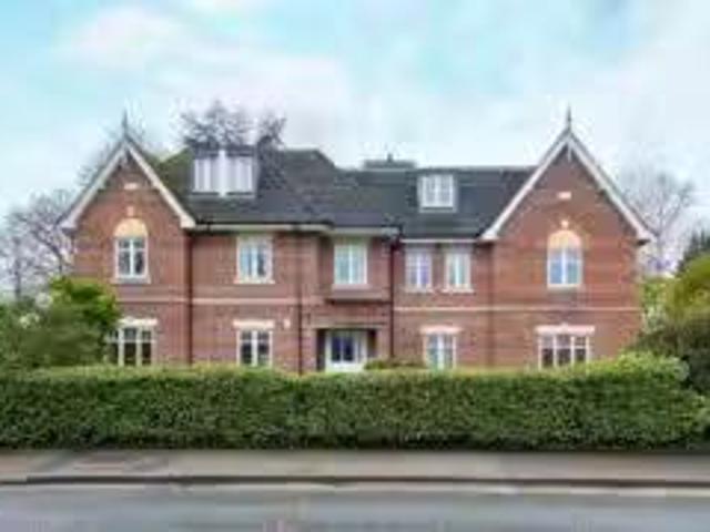 Property & Houses to Rent: Douglas Court, Fleet Road, Fleet